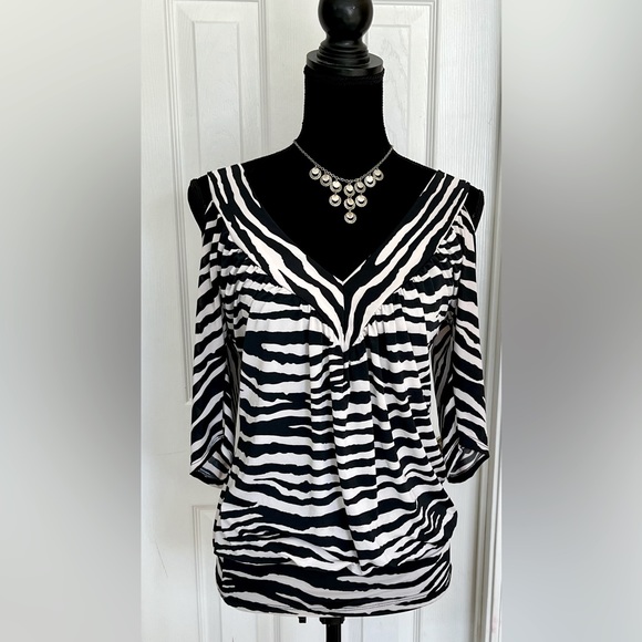 Siren Lily | Tops | Stylish Black And White Cold Shoulder Deep V Neck ...
